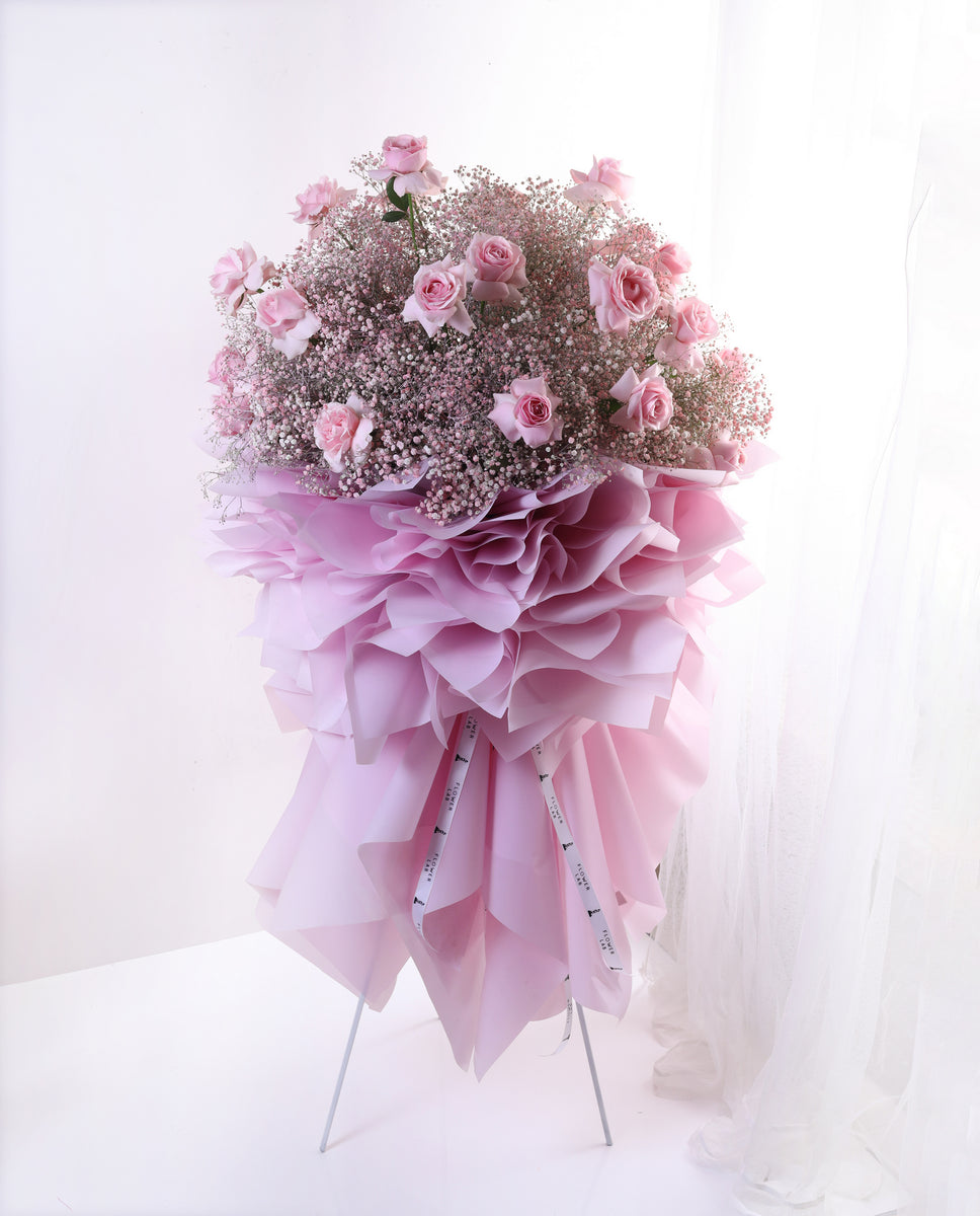 Blushing Love Life Size Bouquet with customisable balloon – Flower Lab In